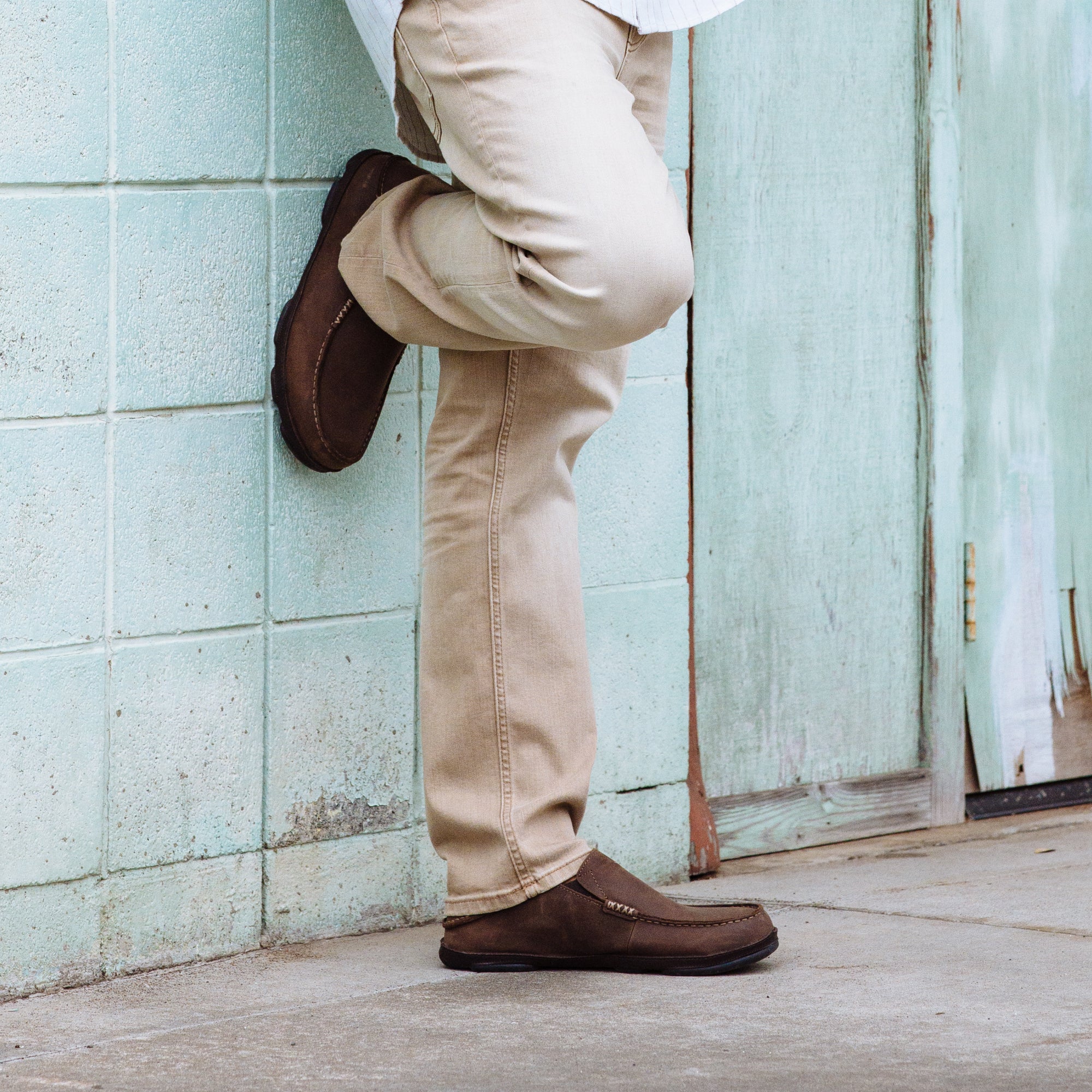 Moloā Men's Leather Slip On Shoes - Ray / Toffee | OluKai